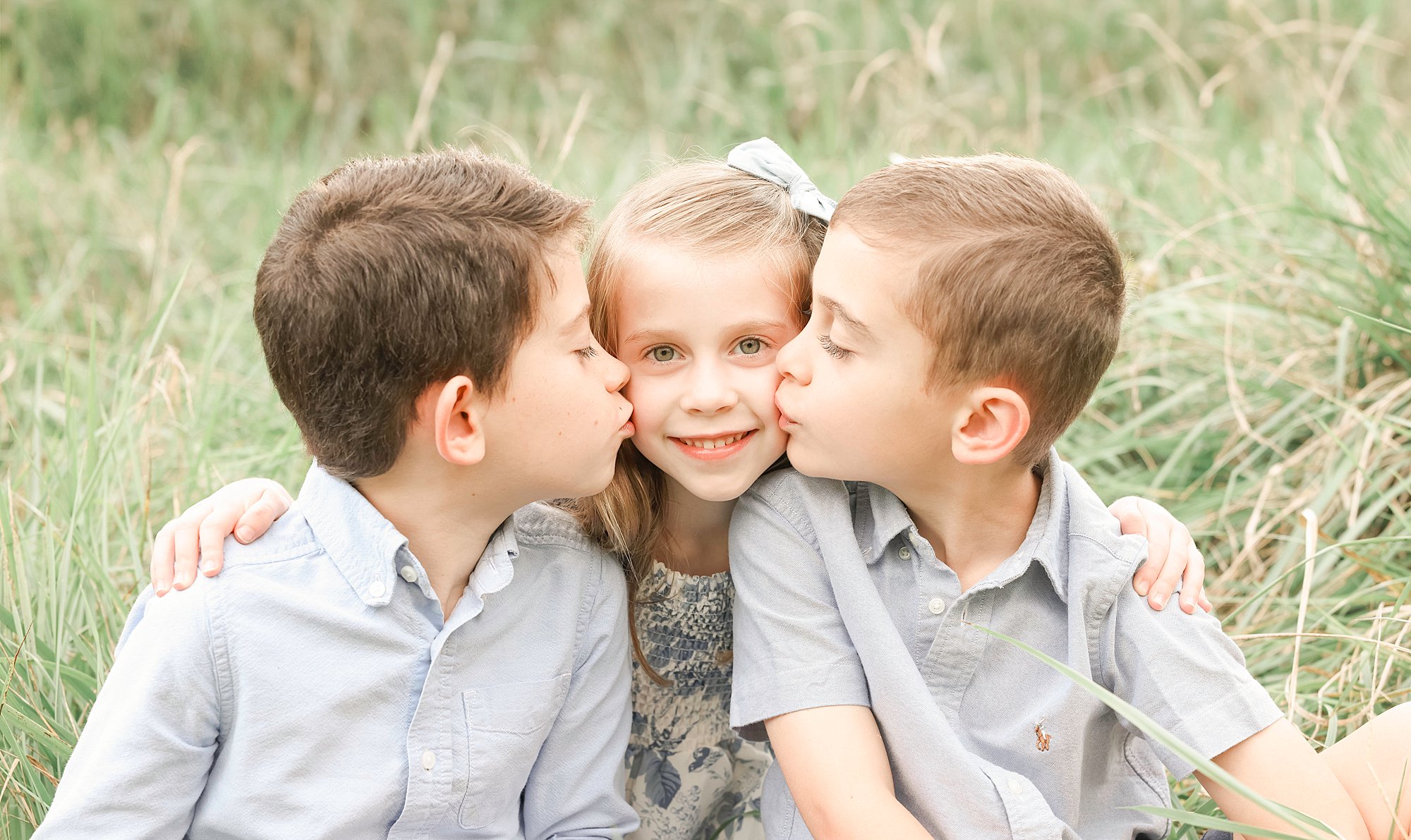 A Guide To Find The Best Outfits For Family Photos : Gracious Life Photography